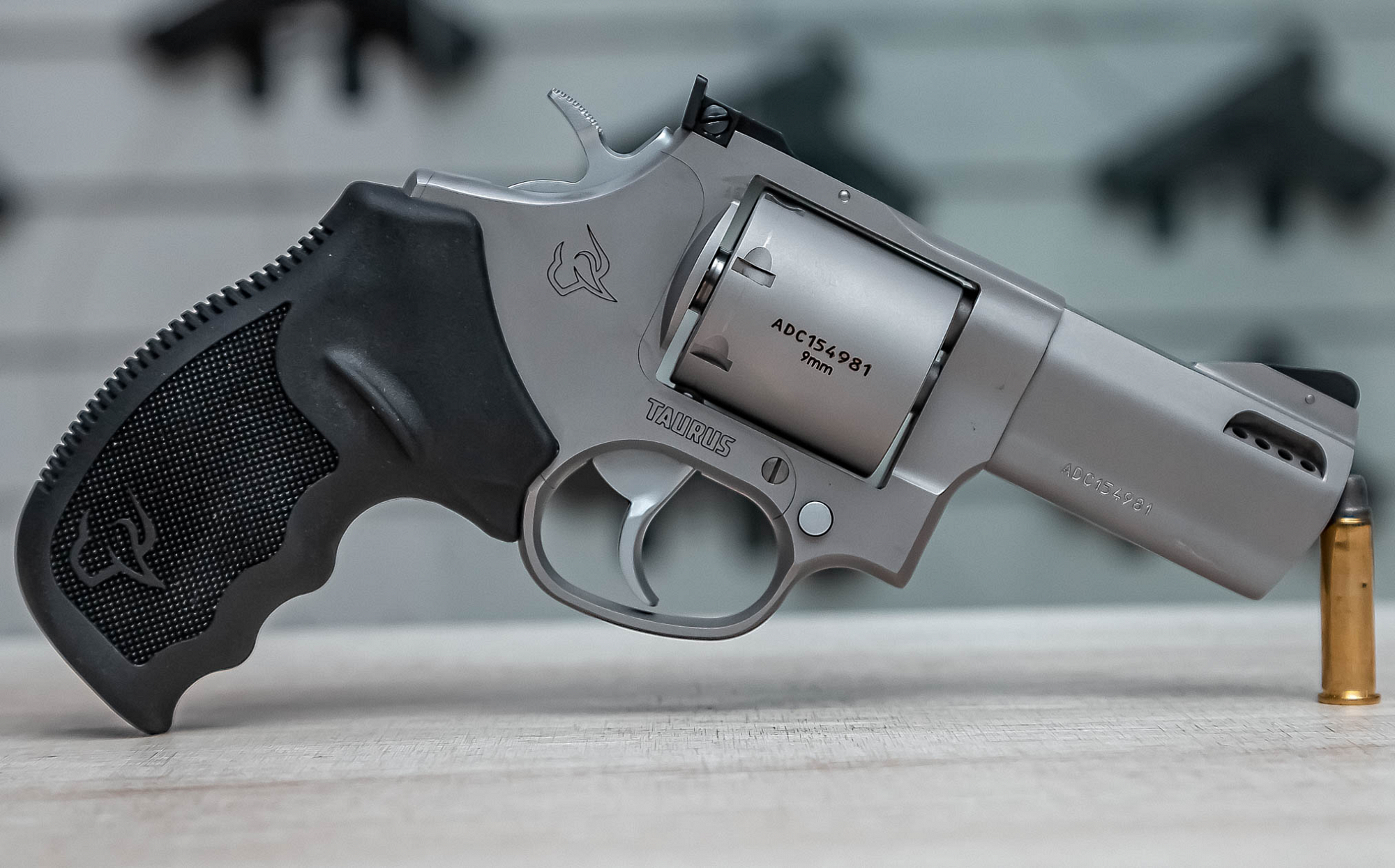 REVOLVER TAURUS RT 692 TRACKER .357 e 9MM MULTICALIBRE | Casa do Tiro